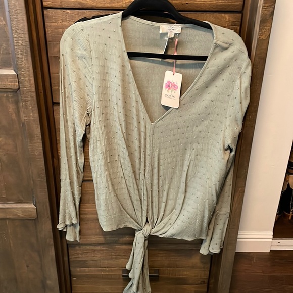 entro | Tops | Textured Olive Green Tie Top Blouse | Poshmark